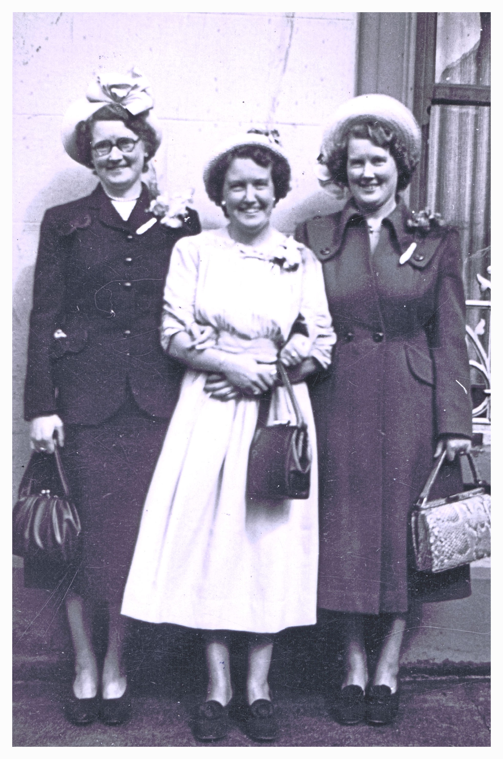 Four sisters, three aunts. – The Curlew's Call